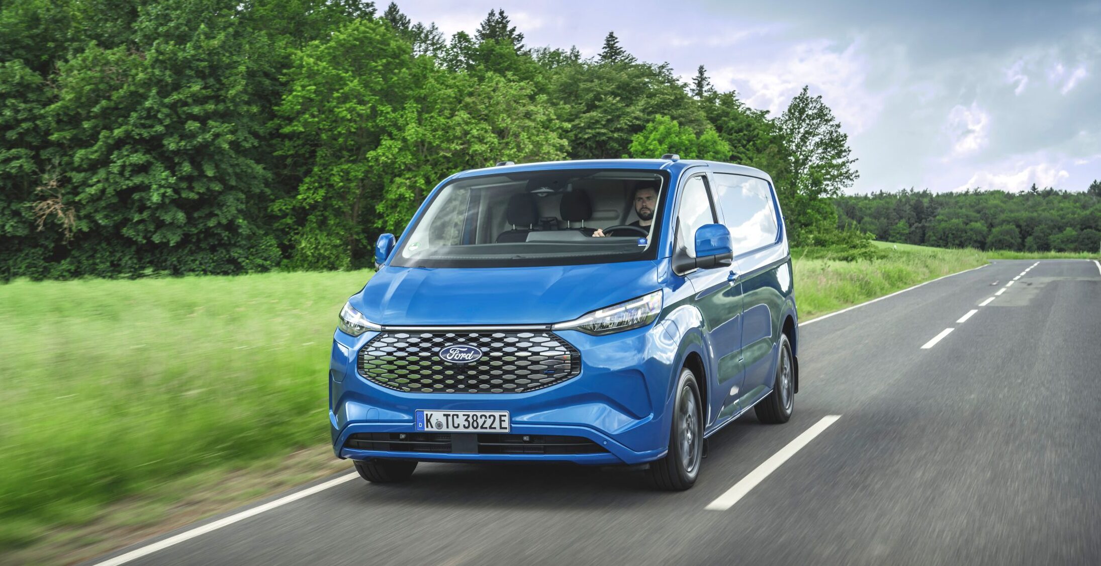 Test Ford E-Transit Custom: Elektrisch en Efficiënt - Auto-info.be